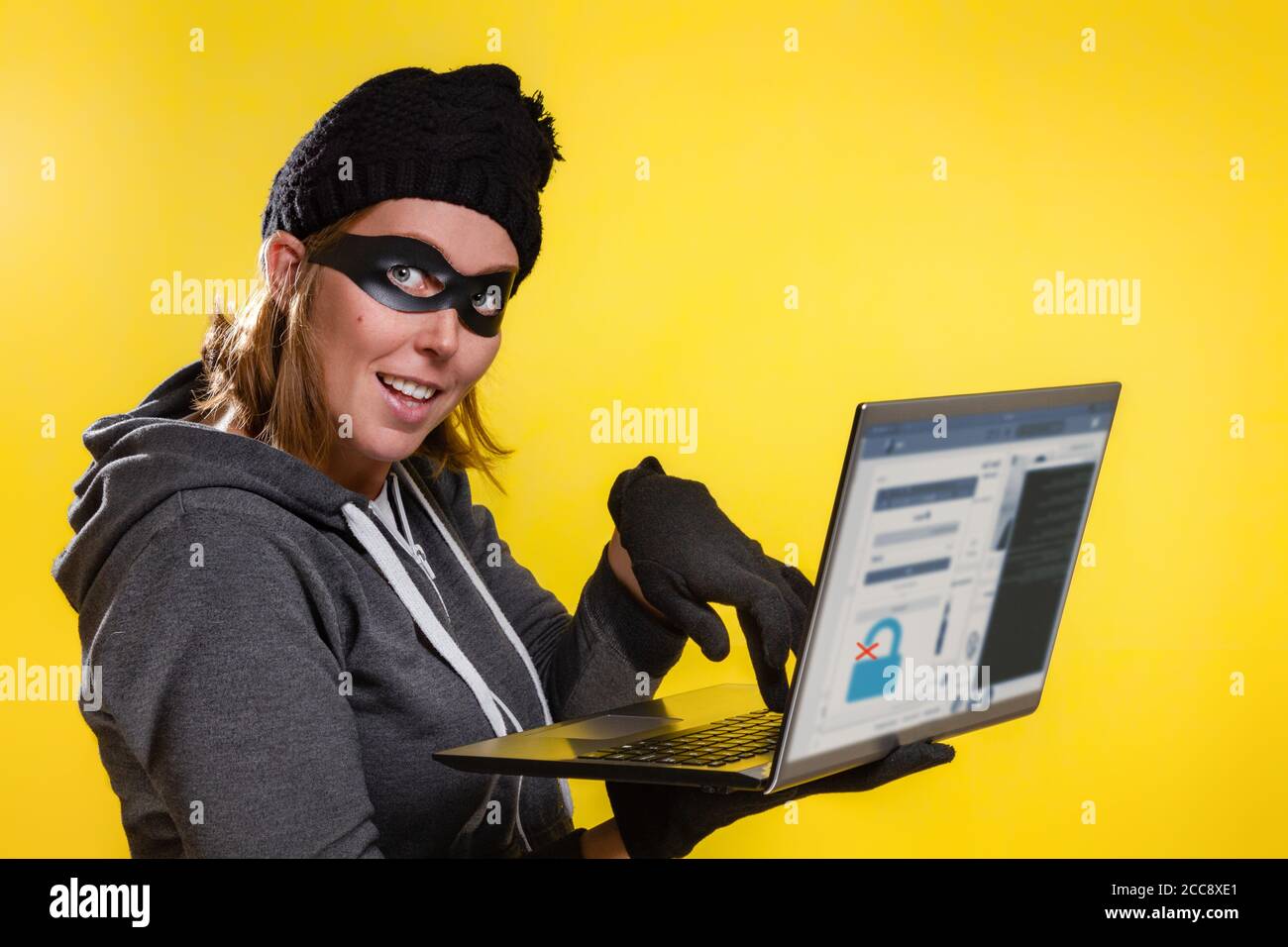 Black hat hacker hi-res stock photography and images - Alamy