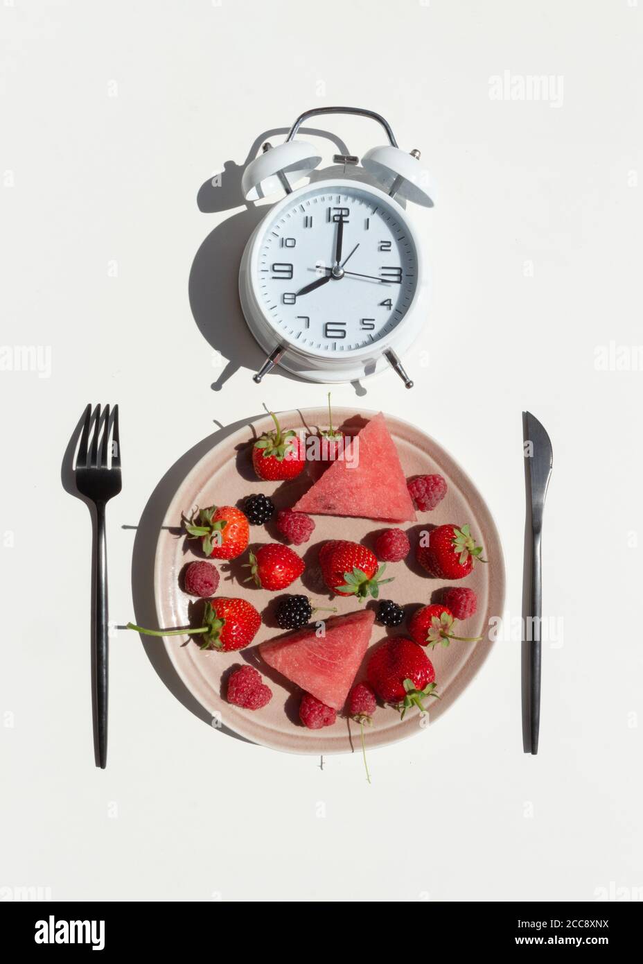 Fasting concept empty plates hi-res stock photography and images - Alamy