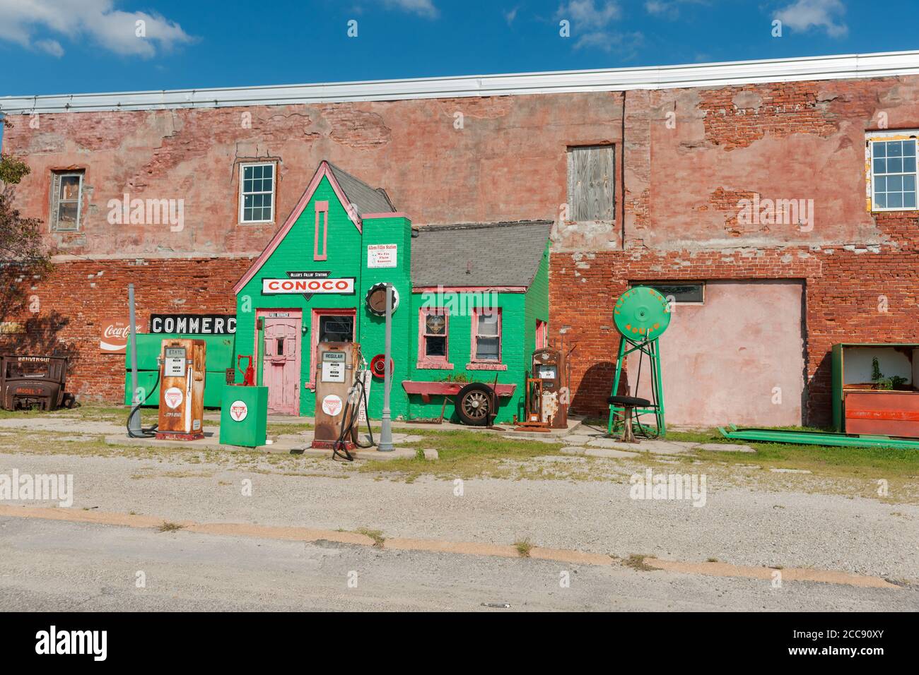 Commerce USA - September 7 2015; Historic green Conoco garage attached ...
