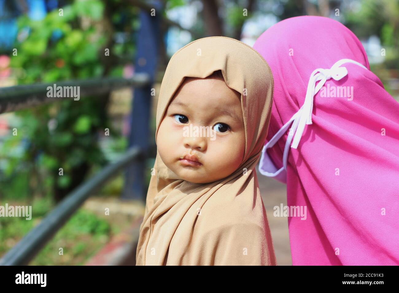 Woman hijab baby hi-res stock photography and images - Alamy