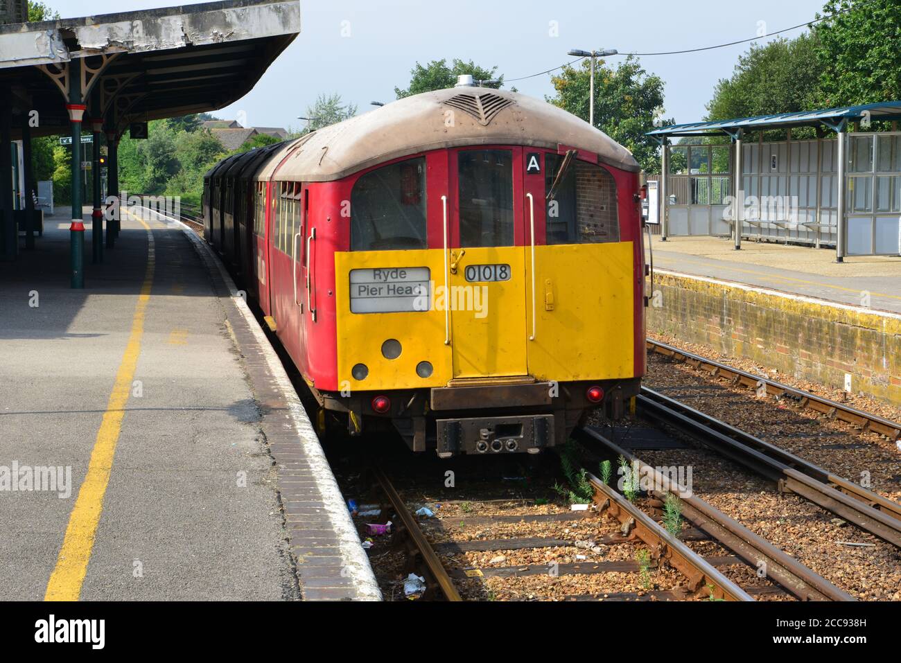 London underground train 1938 hi-res stock photography and images - Alamy