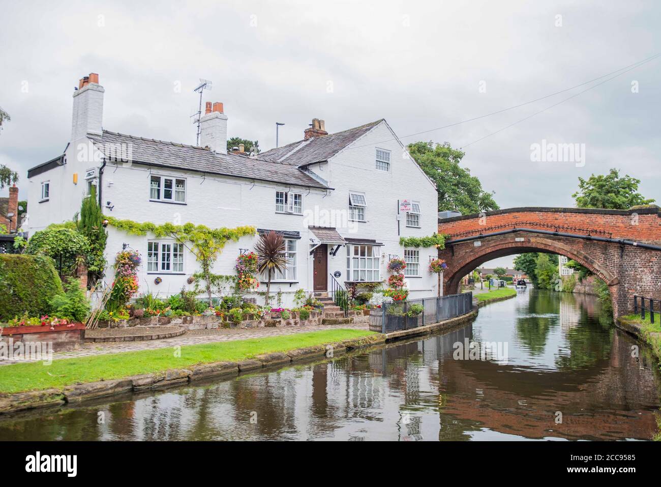 Cheshier village hi-res stock photography and images - Alamy