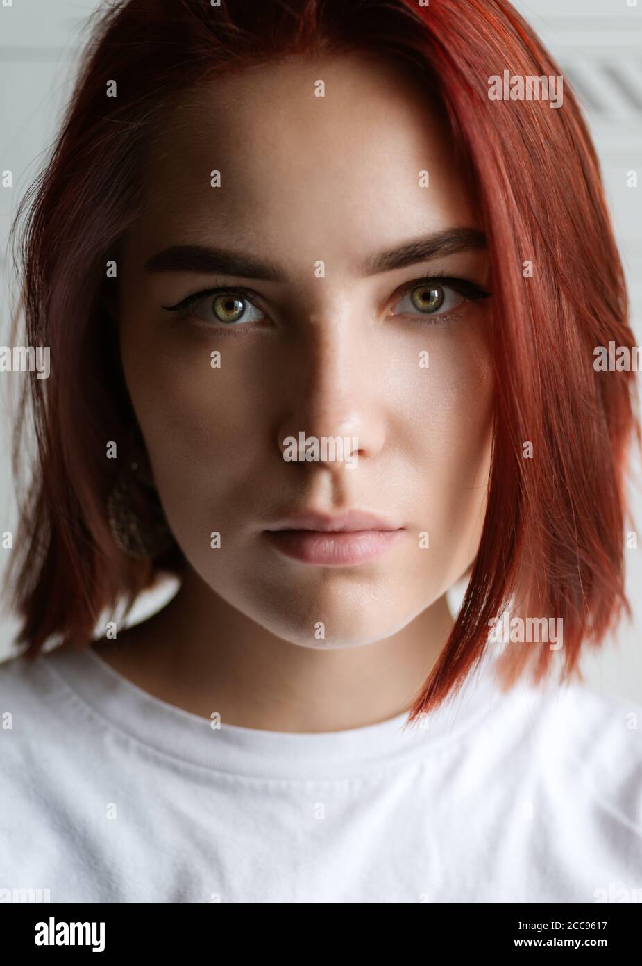 Portrait of a beautiful young woman. Selective focus Stock Photo - Alamy