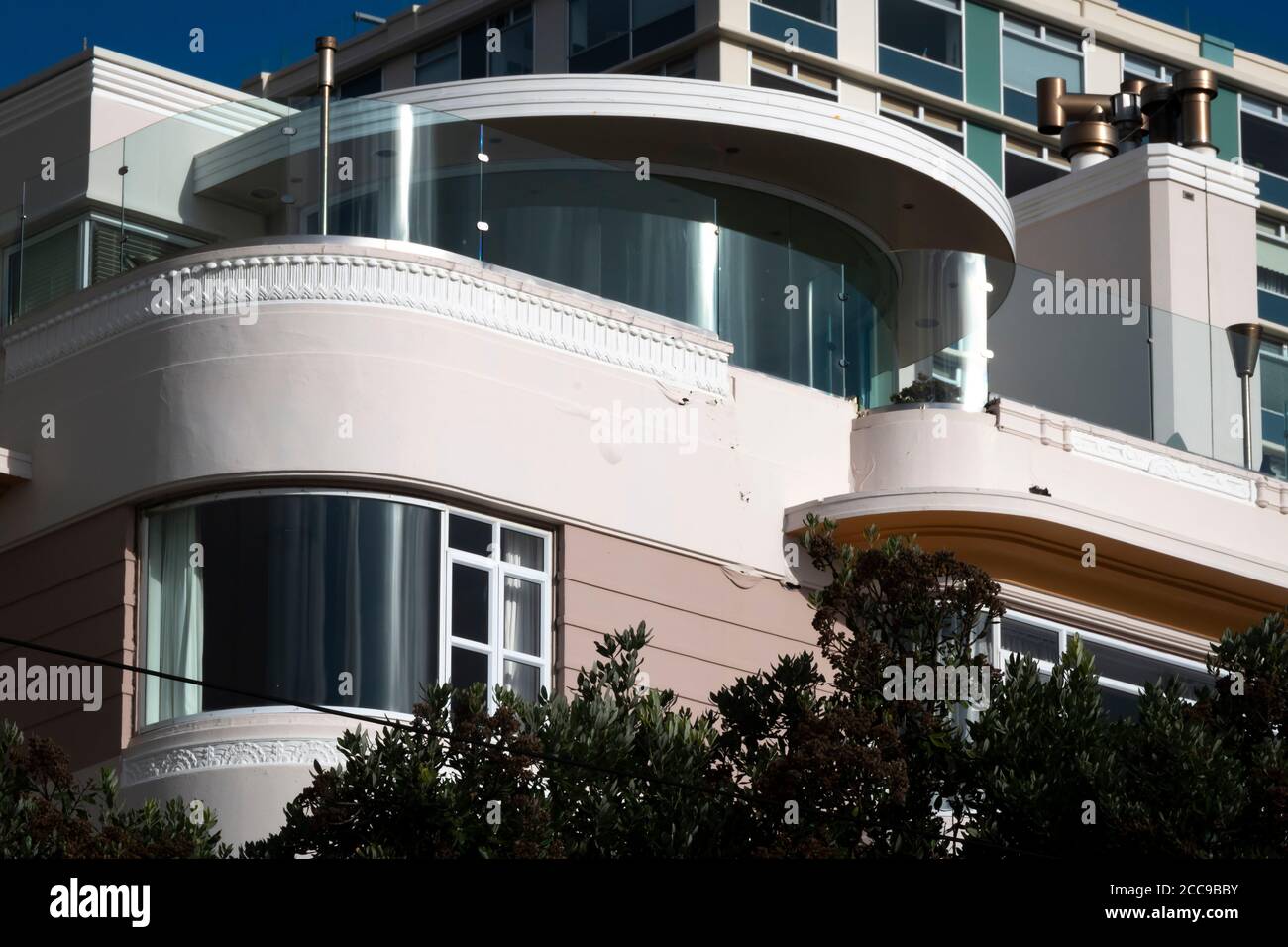 Modern home curved walls hi-res stock photography and images - Alamy