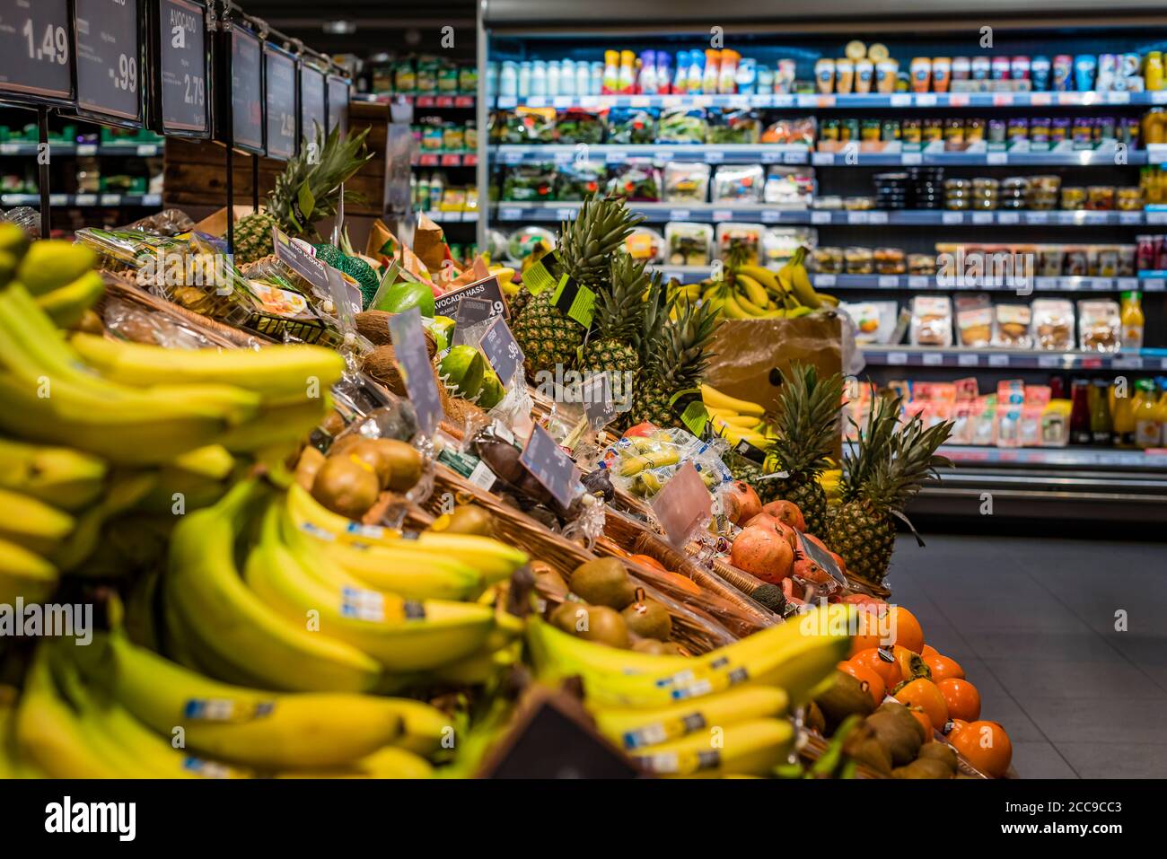 Fruit stand in a supermarket, Fruits in Supermarket, Cooling shelf in ...