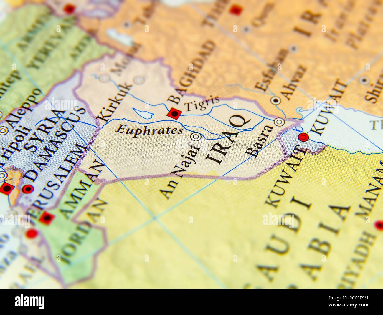 Geographic map of Iraq with important cities Stock Photo - Alamy