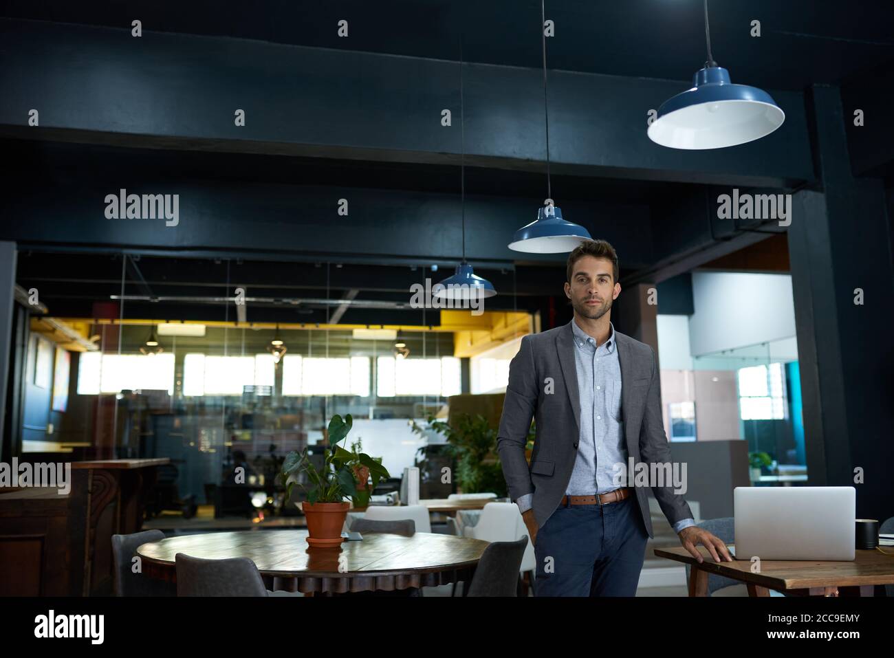 Working hours hi-res stock photography and images - Alamy