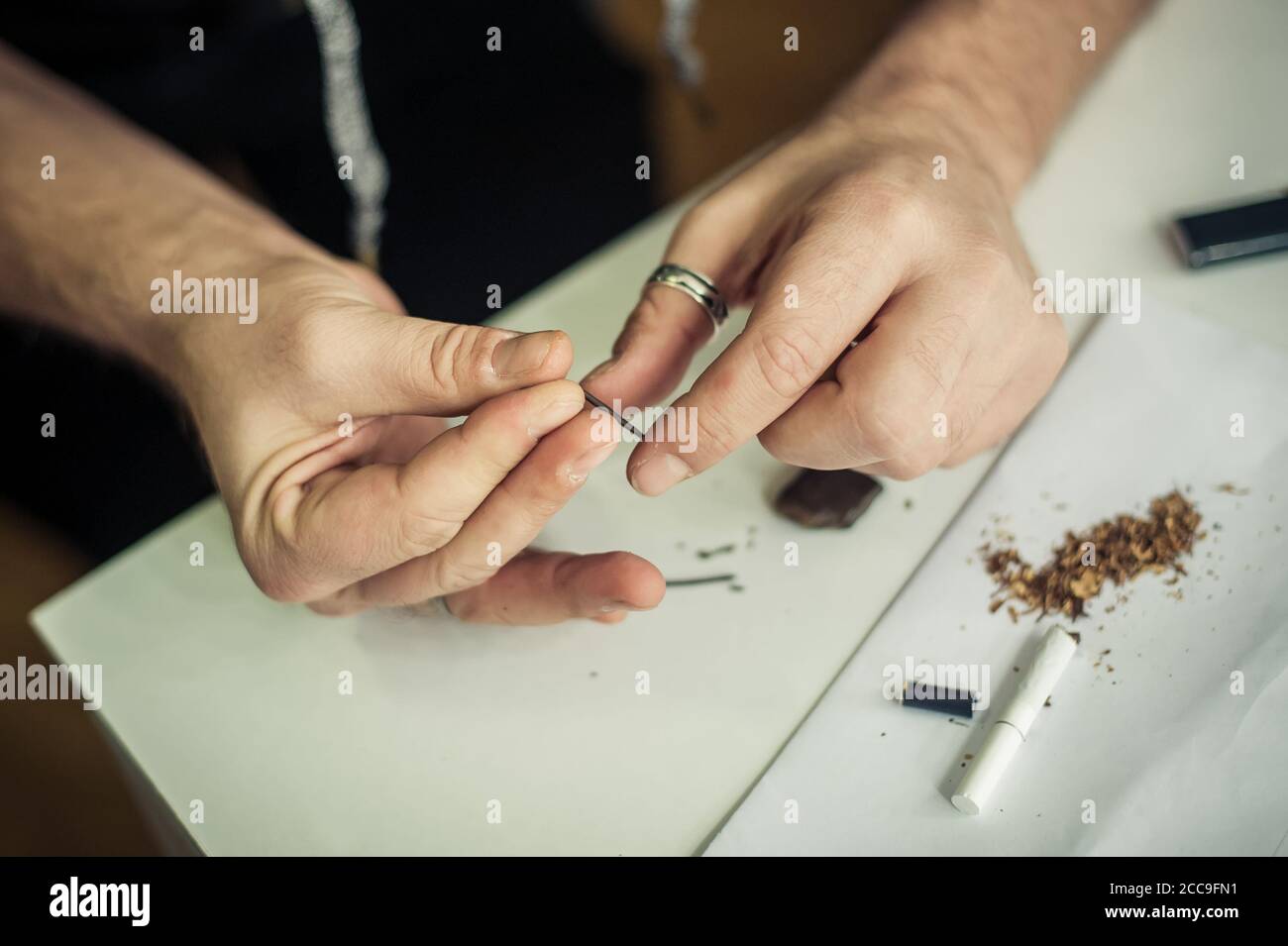 Cigarette roller box hi-res stock photography and images - Alamy