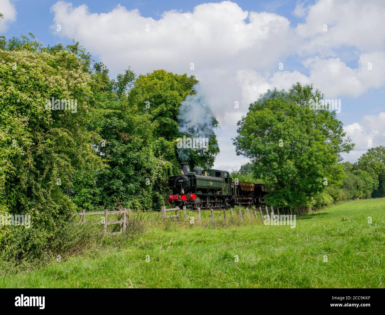 GWR Pannier tank 6412 with a short ballast train on the Chinnor ...