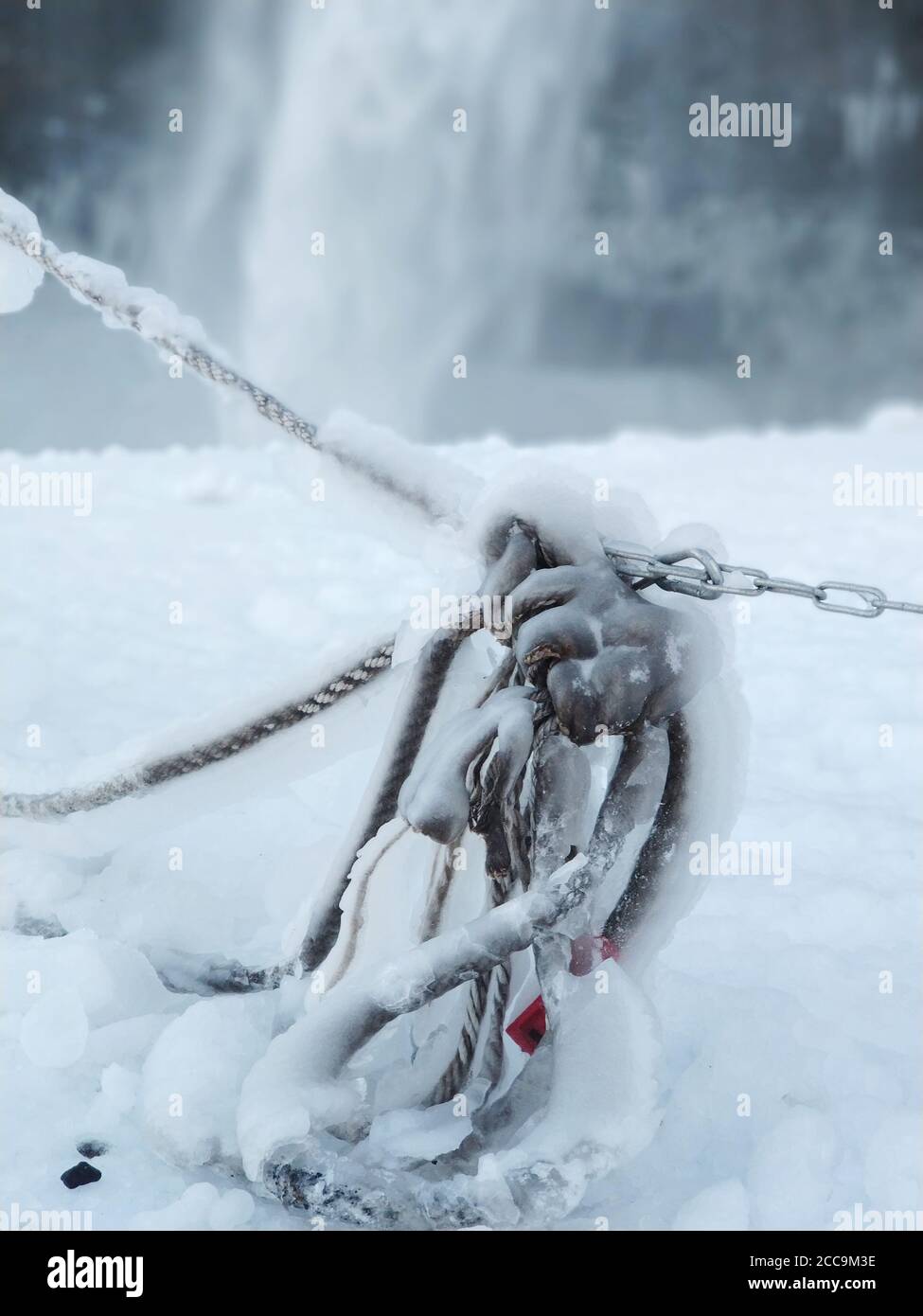 Close up of frozen rope hi-res stock photography and images - Alamy