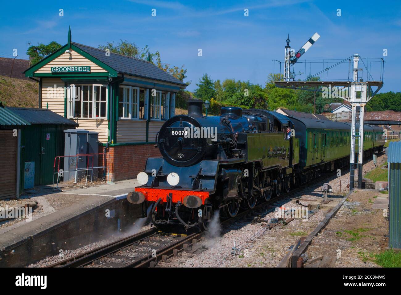 Class 4MT Standard Tank 80078 waits at Groombridge Station on the Spa ...
