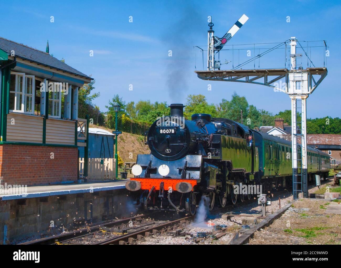 Class 4MT Standard Tank 80078 waits at Groombridge Station on the Spa ...