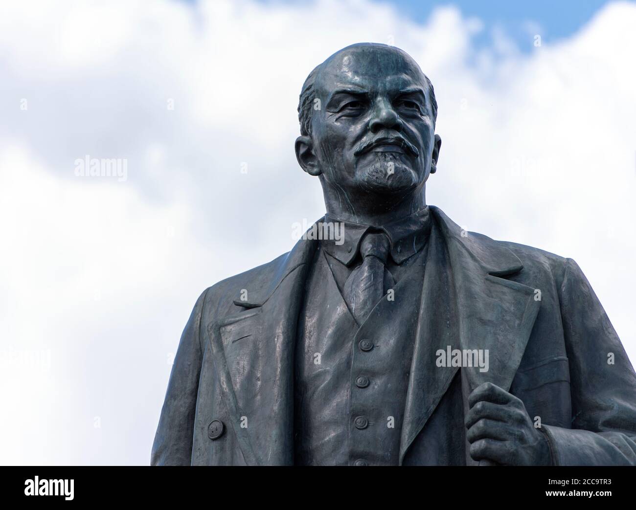A statue lenin in lenin square hi-res stock photography and images - Alamy