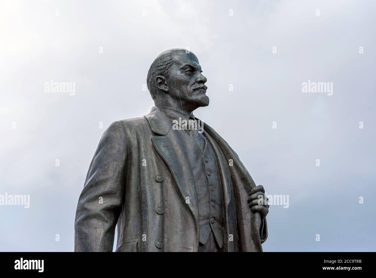 MOSCOW - AUG 09: Monument to Vladimir Lenin in Moscow on August 09 ...