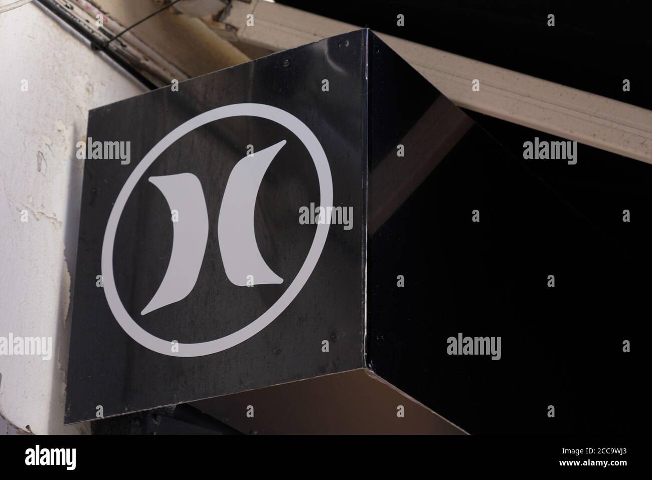 Bordeaux , Aquitaine / France - 08 16 2020 : Hurley logo sign on store ...