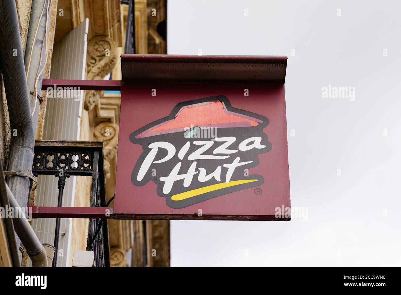 Pizza hut sign hi-res stock photography and images - Alamy