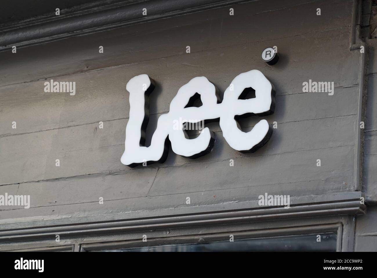 Lee brand logo hi-res stock photography and images - Alamy