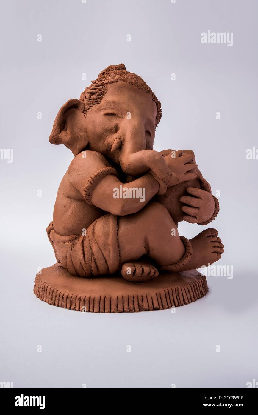 Lord ganesha mud sculpture hi-res stock photography and images - Alamy
