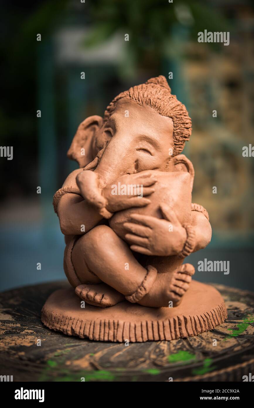 Ganesh mud statue of ganesh hi-res stock photography and images - Alamy