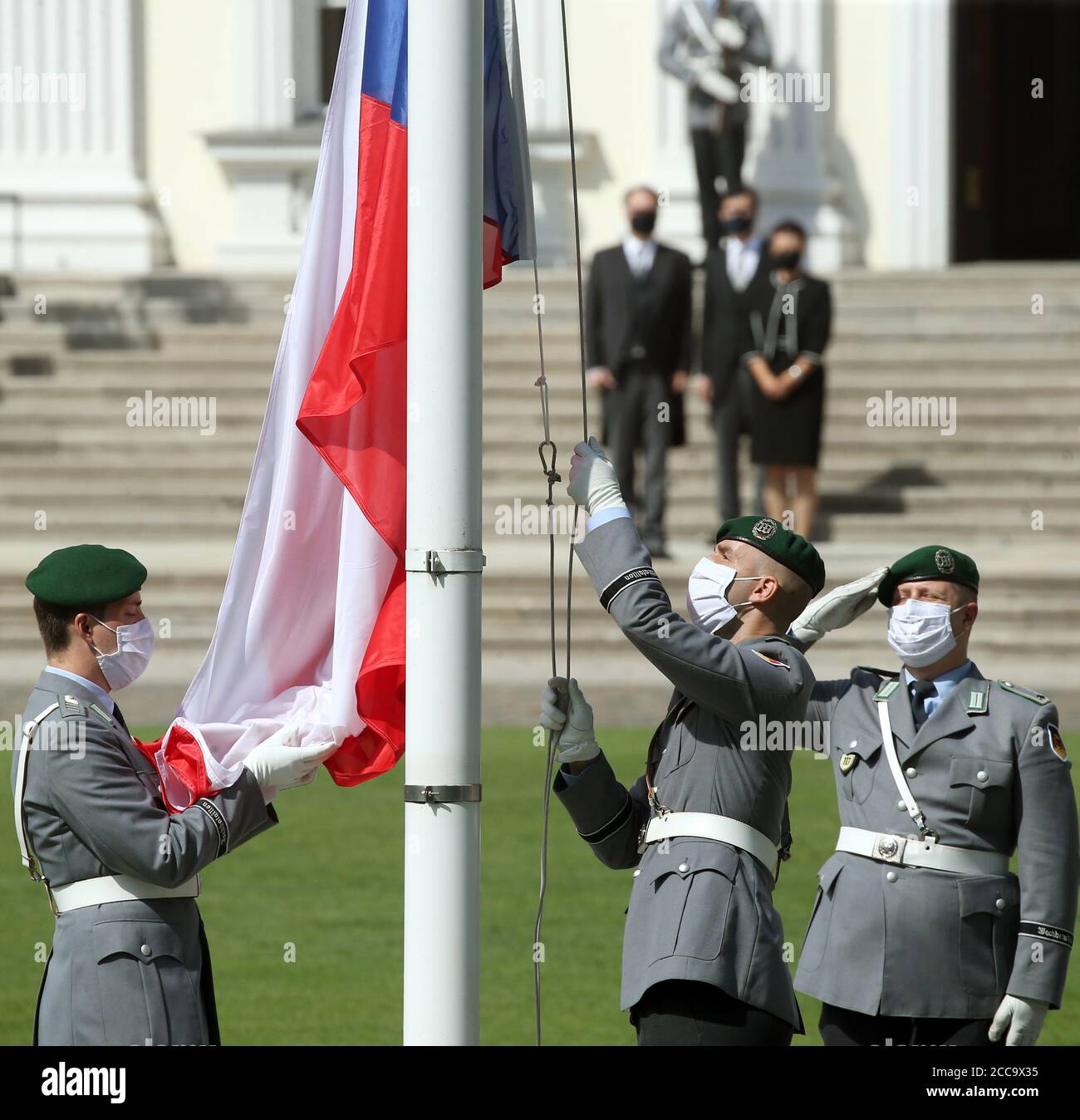 Berlin, Germany. 20th Aug, 2020. Soldiers of the Guard Battalion of the ...