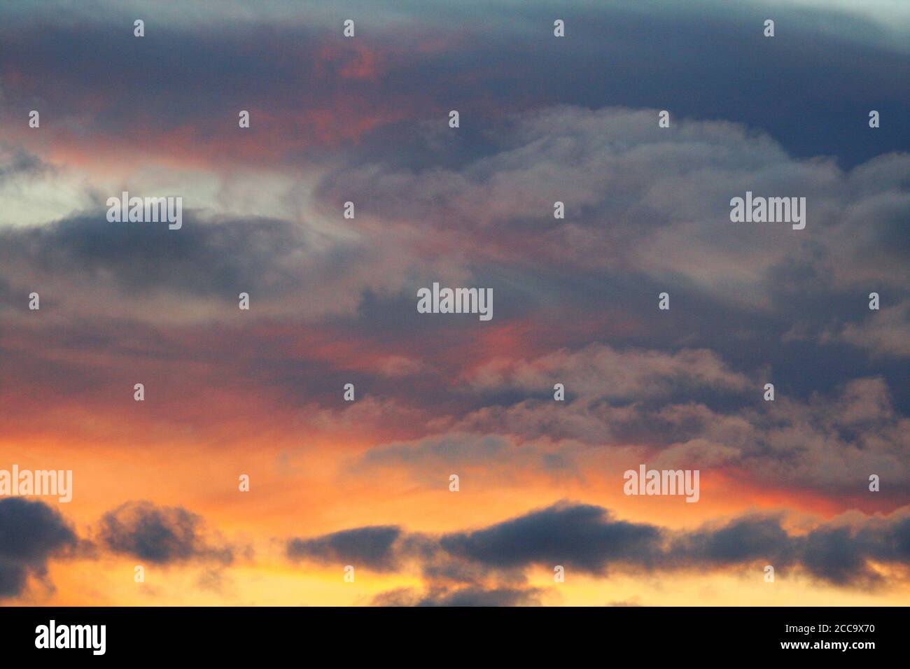 Omnious cloud hi-res stock photography and images - Alamy