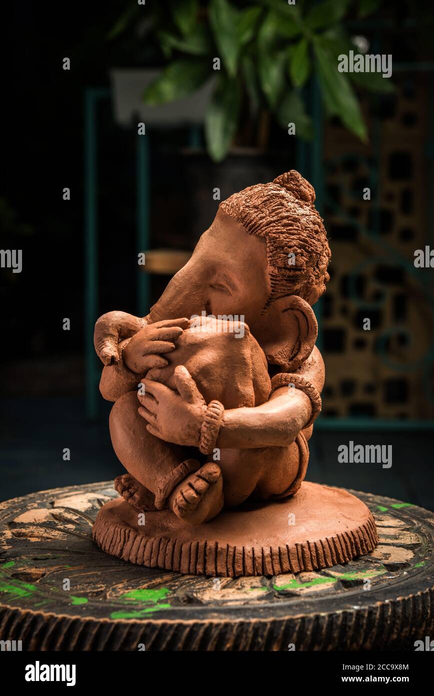 Lord ganesha mud sculpture hi-res stock photography and images - Alamy
