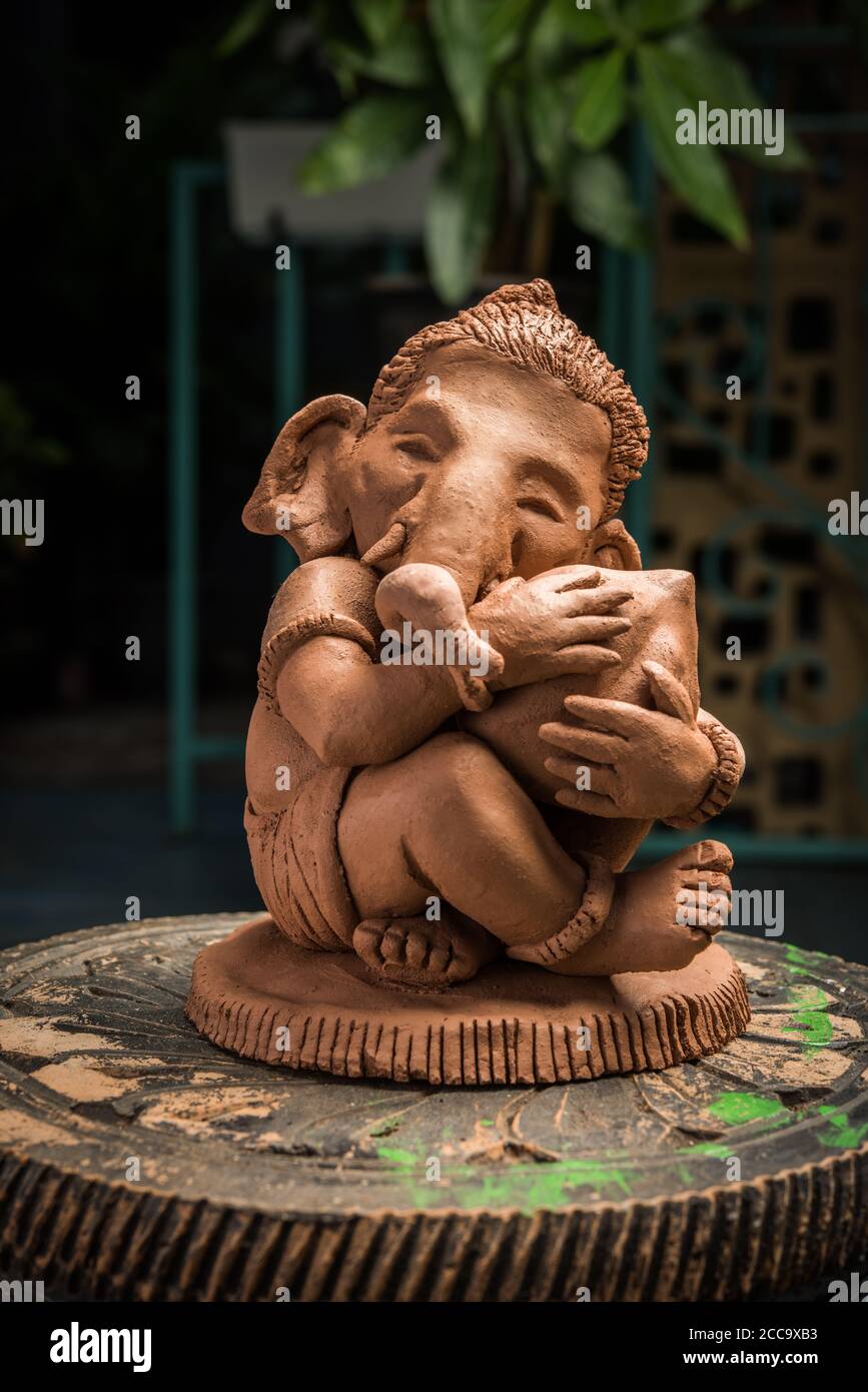 Lord ganesha mud sculpture hi-res stock photography and images - Alamy