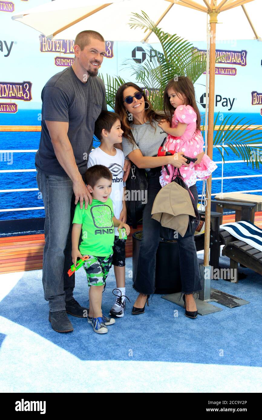 Steve Howey And Family
