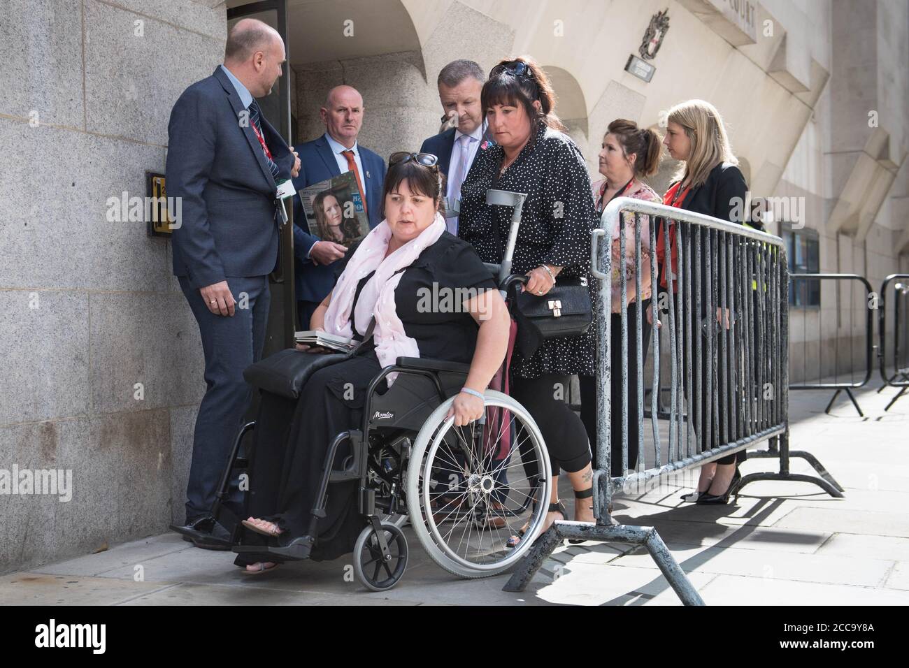 Lisa rutherford in wheelchair mother chloe hi-res stock photography and ...
