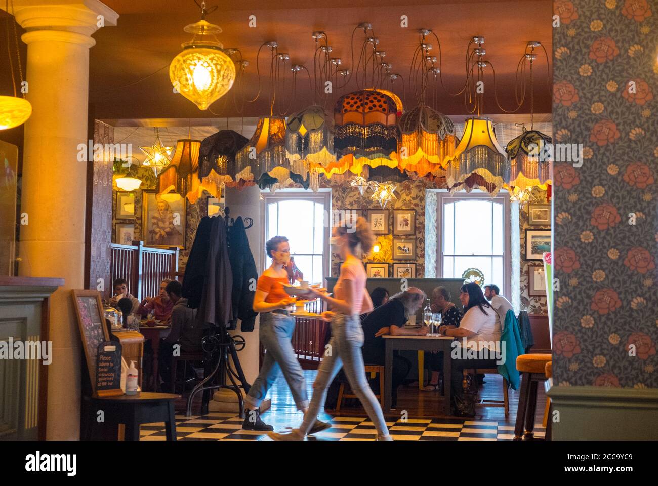 Lounges restaurant chain hi-res stock photography and images - Alamy