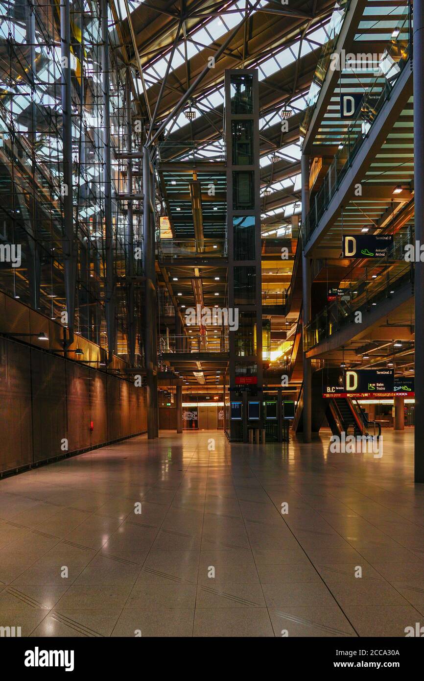 Fedex hub hi-res stock photography and images - Alamy