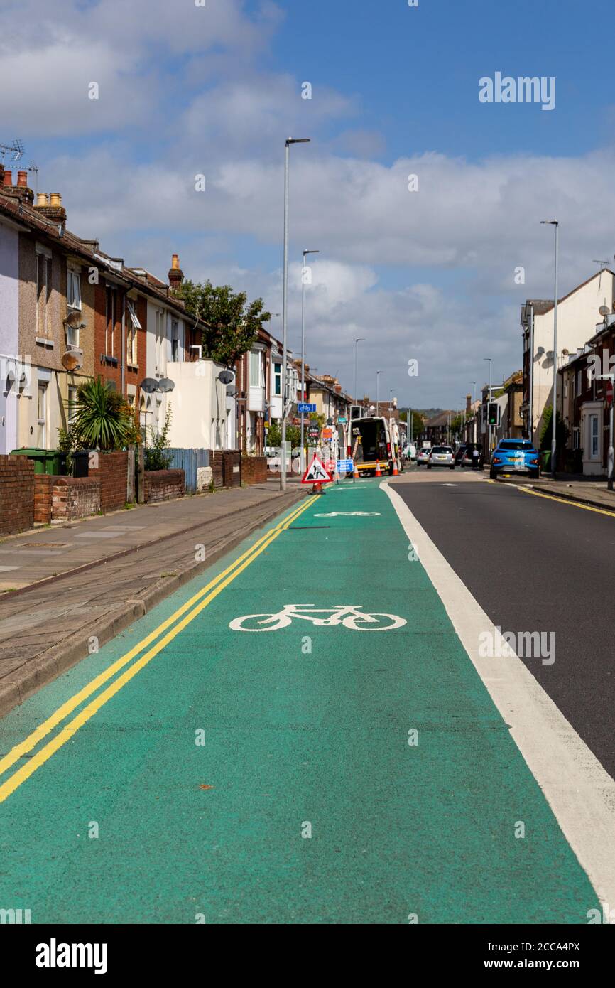 City cycle lane hi-res stock photography and images - Alamy