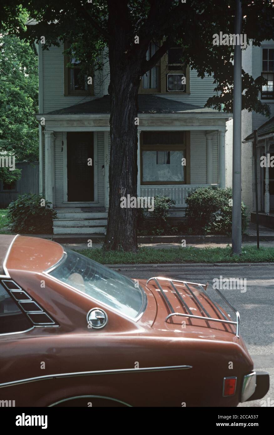 American suburbs 70s hi-res stock photography and images - Alamy