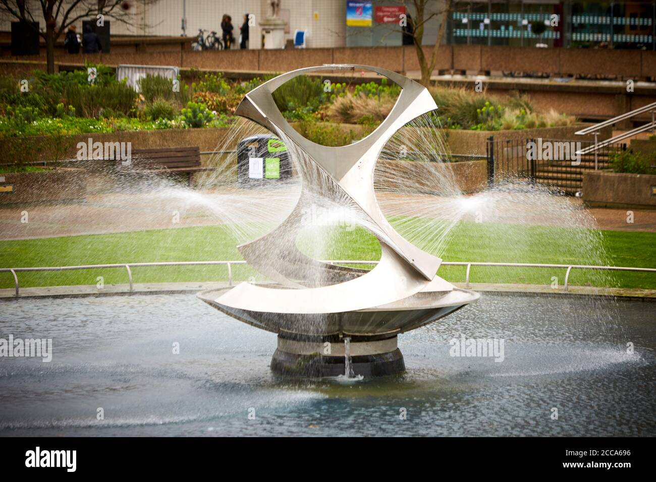 Fountain, designed by Naum Gabo, outside St Thomas' Hospital in windy ...