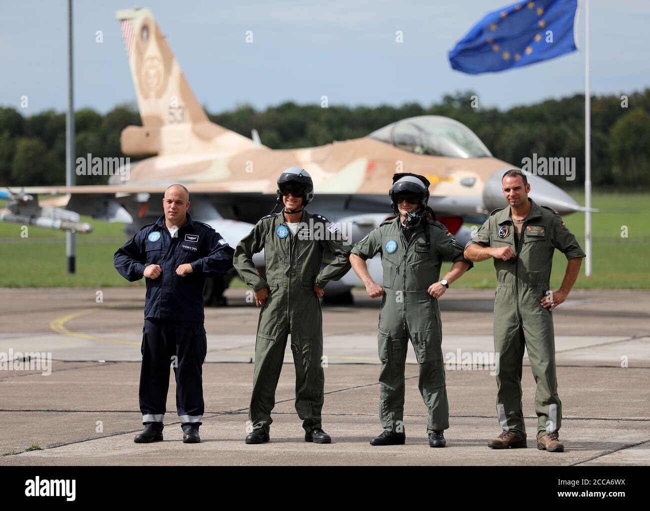 Israel f 16 jet hi-res stock photography and images - Alamy
