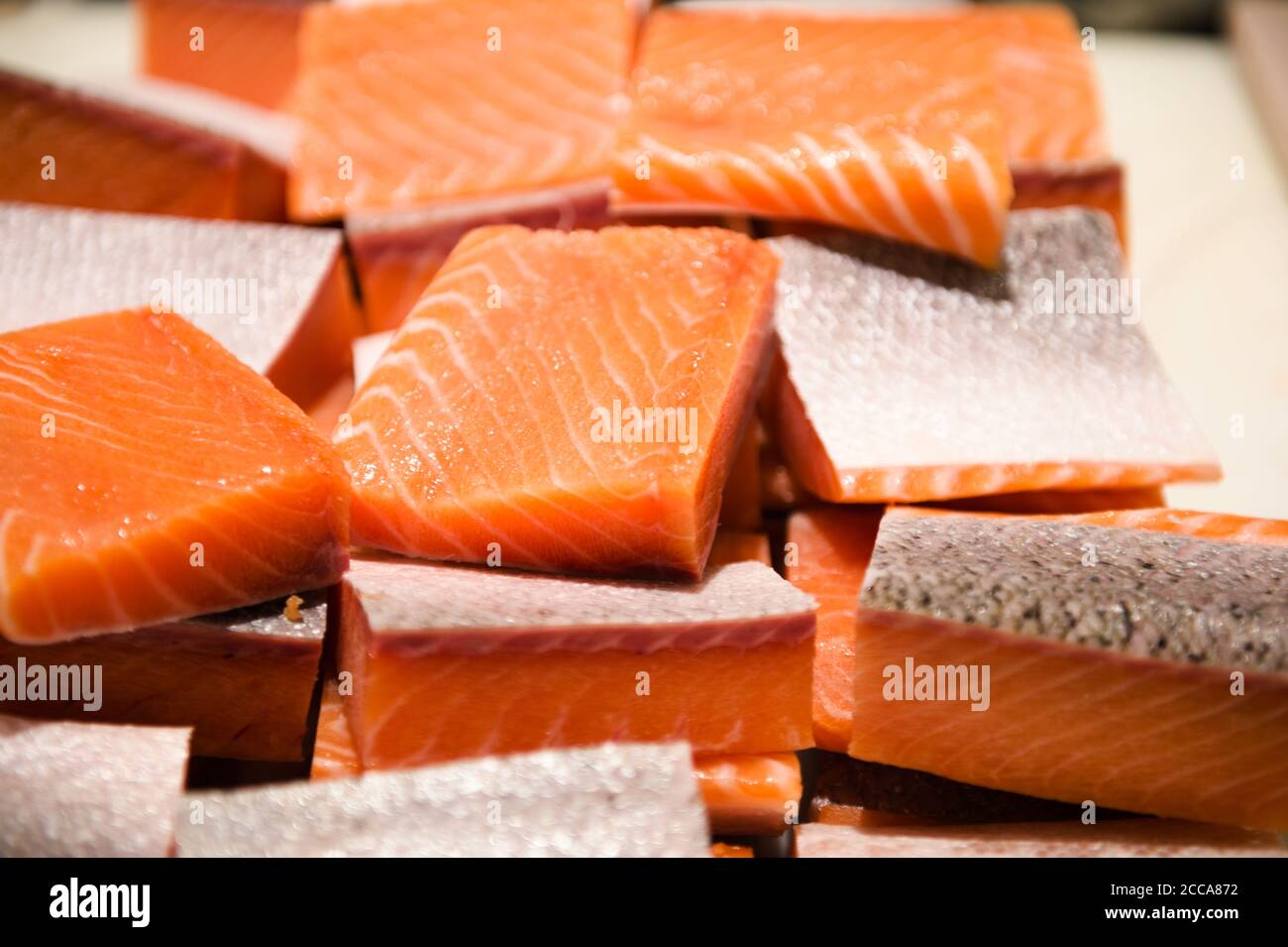 Salmon cutlets for sale at a fish market Stock Photo - Alamy