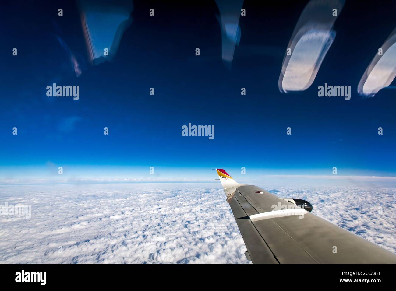 Ice formation on airplane wings hi-res stock photography and images - Alamy