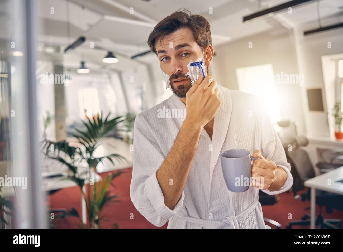 Shaving cup hi-res stock photography and images - Alamy