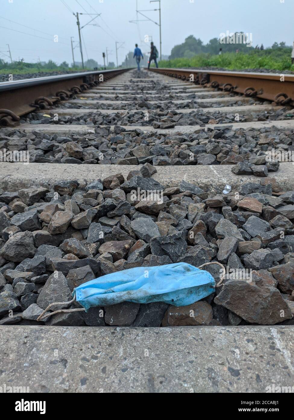 People on indian rail tracks hi-res stock photography and images - Alamy