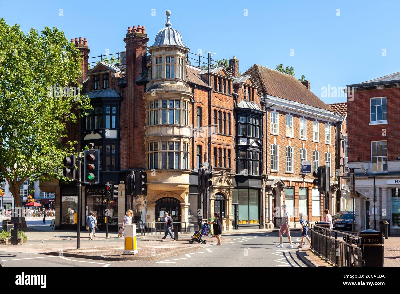 Retail row building hi-res stock photography and images - Alamy