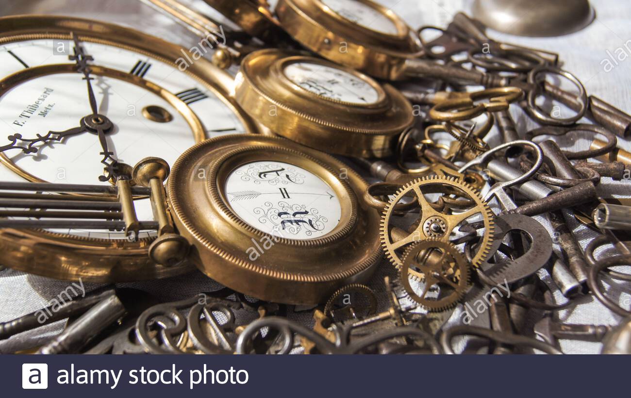 Parts Of Old Clocks High Resolution Stock Photography and Images - Alamy