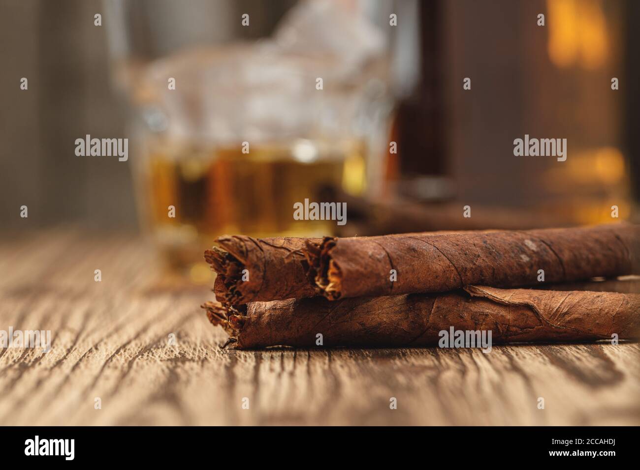 Cigarette cigarillo hi-res stock photography and images - Alamy