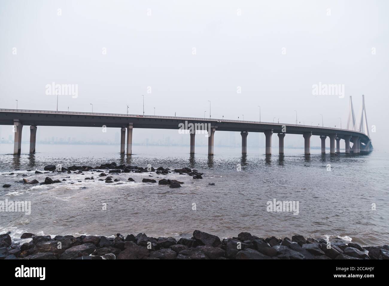 Bandstand beach mumbai hi-res stock photography and images - Alamy