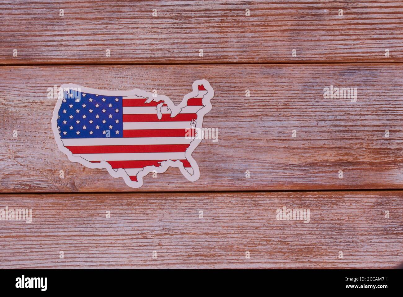 Country border outline map of USA. Shape and national flag on white ...