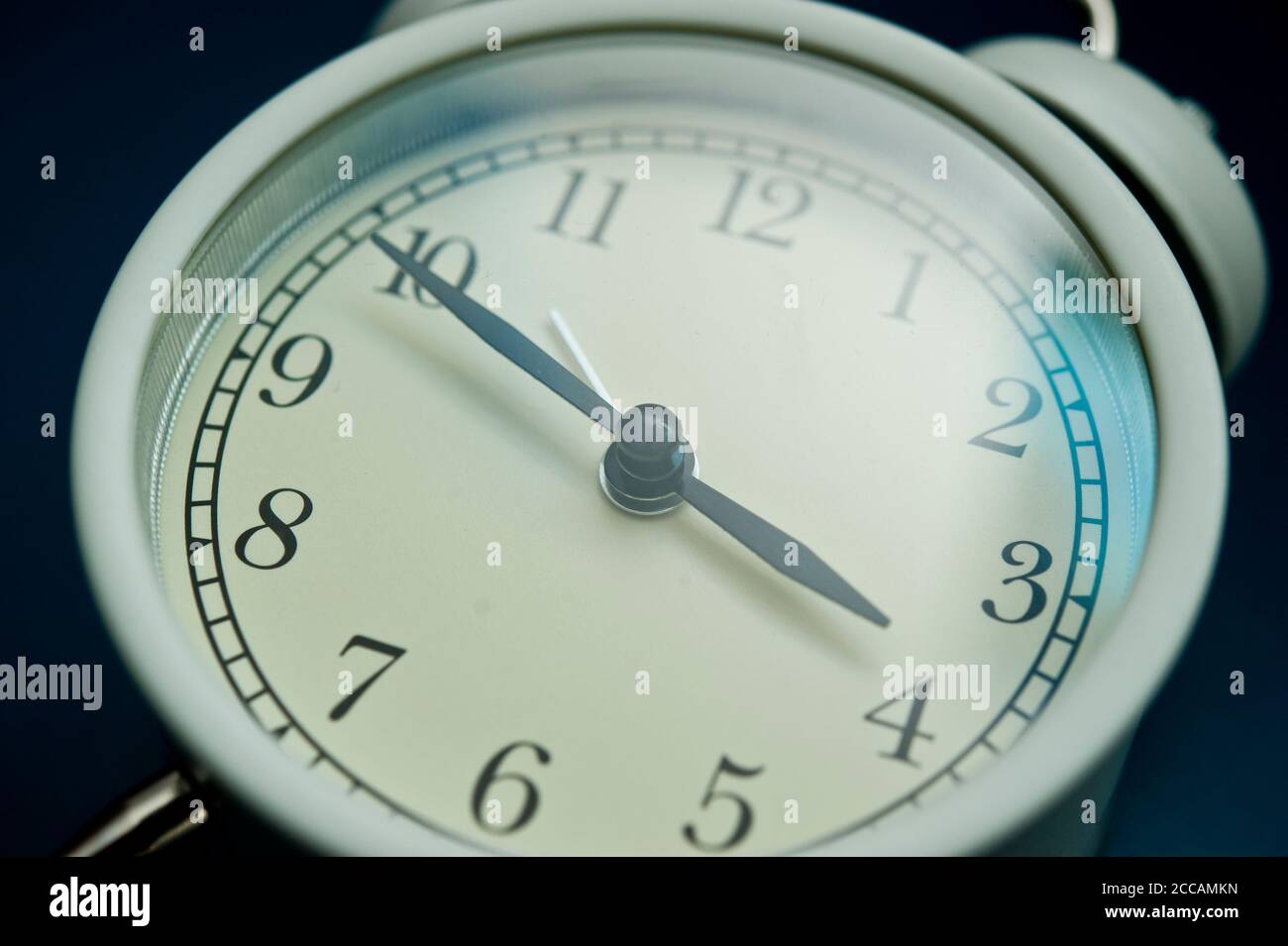 Still alarm clock hi-res stock photography and images - Alamy