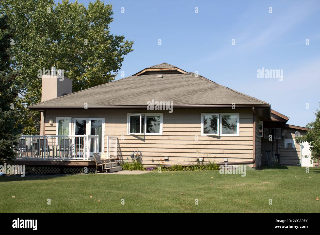 Brown house hi-res stock photography and images - Alamy