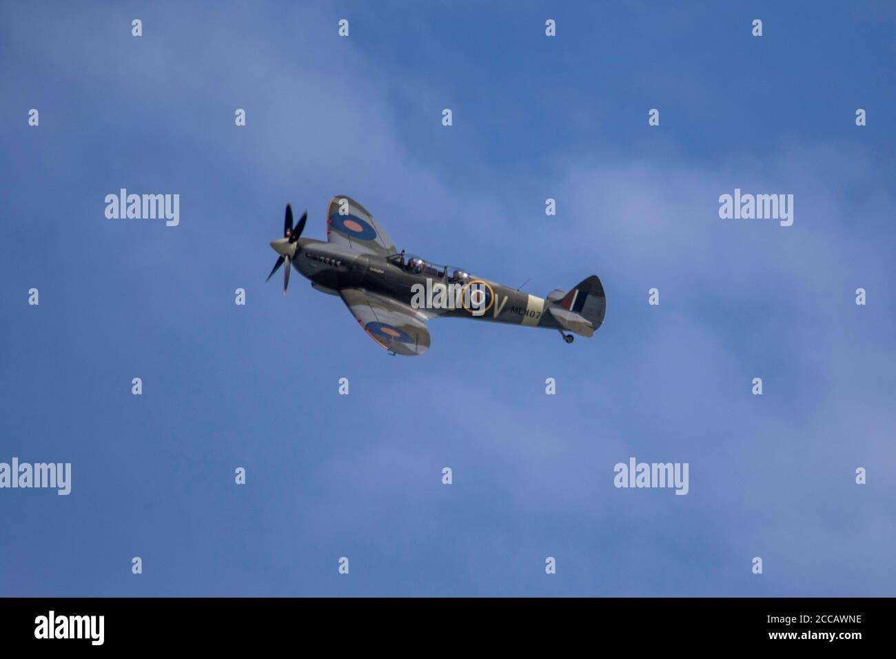 Spitfire wings hi-res stock photography and images - Alamy