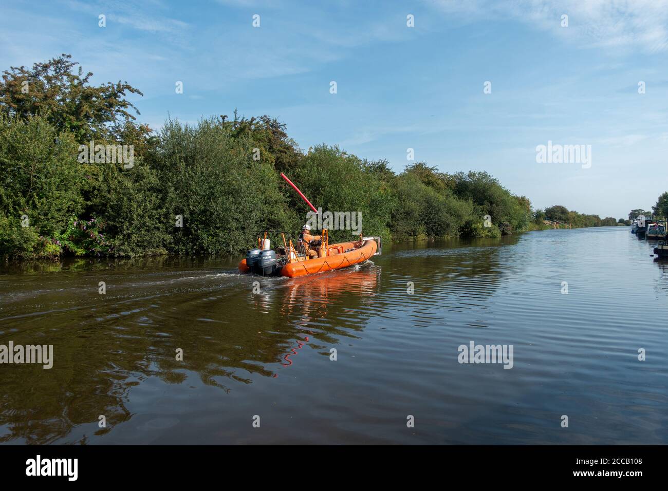 Two CRT river maintenance workers on a Canal and River Trust working ...