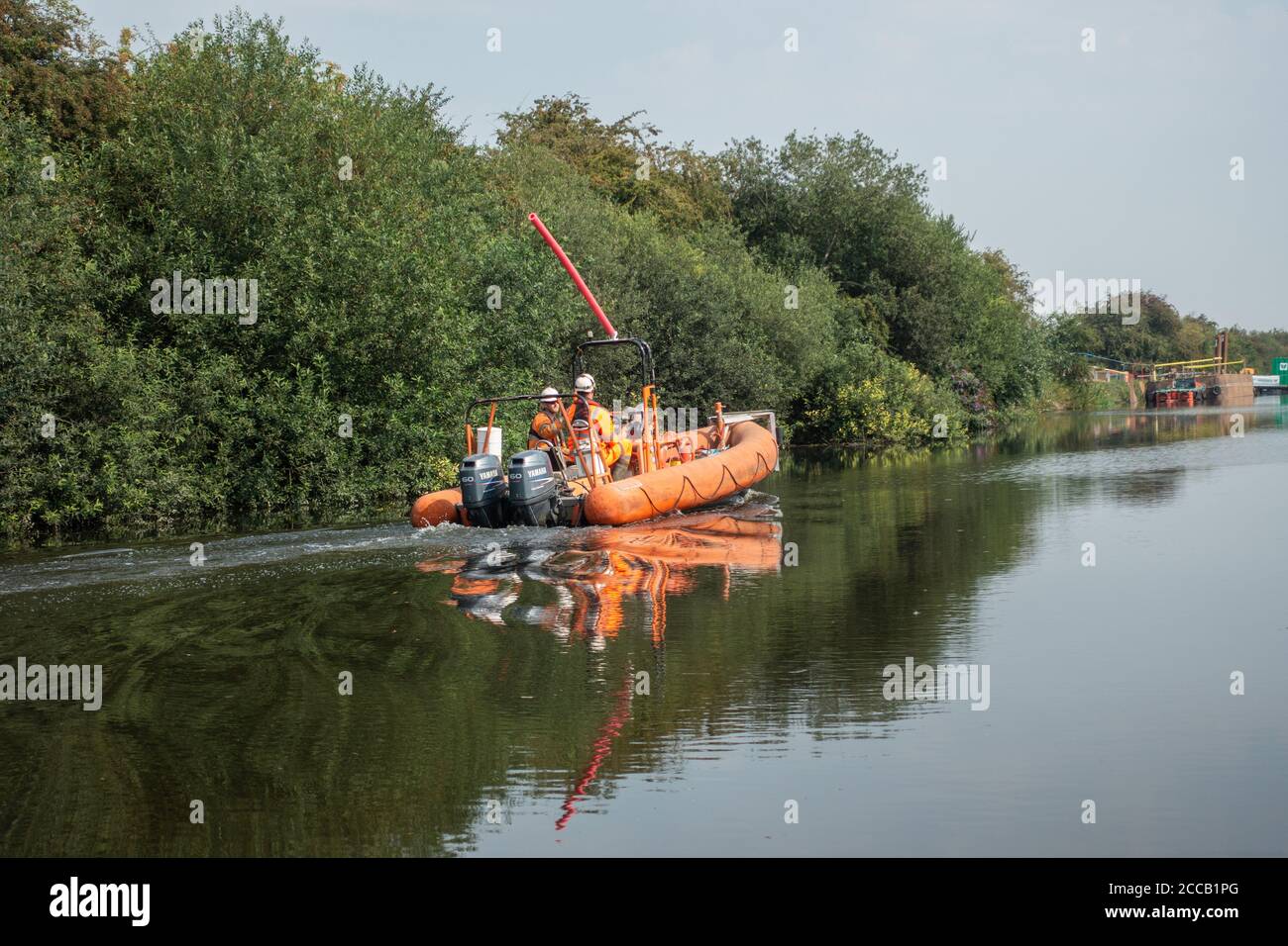 Two CRT river maintenance workers on a Canal and River Trust working ...