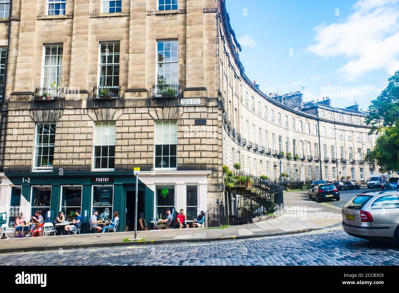 Curved street in edinburgh hi-res stock photography and images - Alamy
